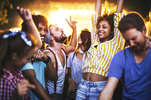 Friends Dancing Pictures | Download Free Images on Unsplash