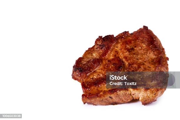 Steak Daging Panggang Dengan Rempahrempah Terisolasi Pada Latar