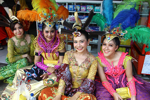 Pawai Budaya Nusantara Apeksi 2018 Di Kota Tarakan Foto Stok - Unduh ... Pawai Budaya Nusantara Apeksi 2018 Di Kota Tarakan Foto Stok - Unduh ...