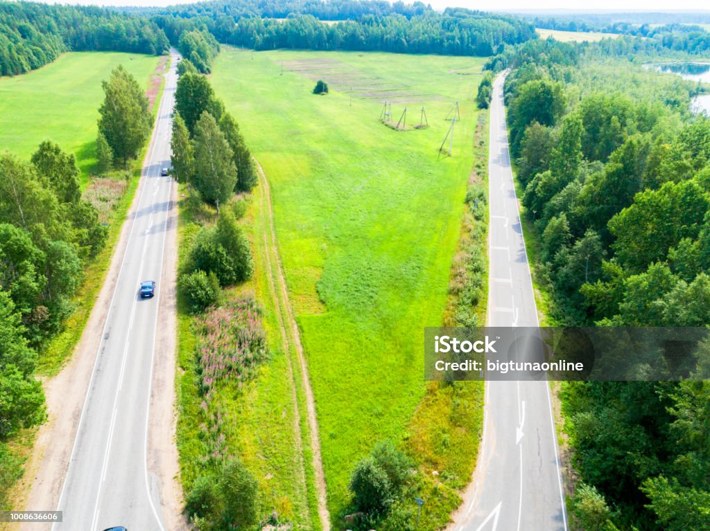 Pemandangan Udara Jalan Raya Dengan Mobil Pemandangan Udara Jalan ... Pemandangan Udara Jalan Raya Dengan Mobil Pemandangan Udara Jalan ...