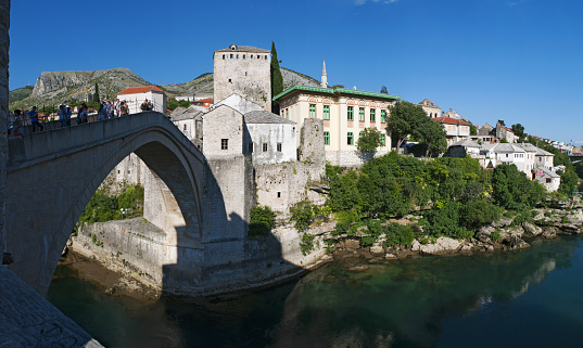 Foto De Bósnia A Linha Do Horizonte E A Stari Most Ponte De Otomana Do