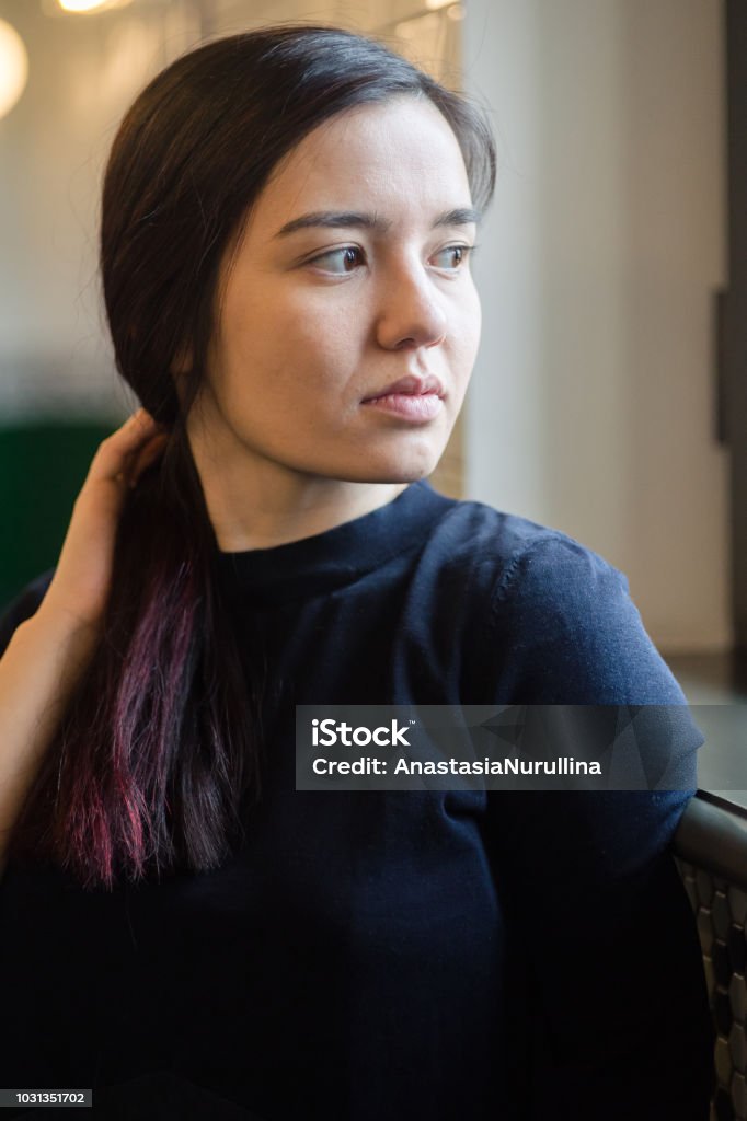 Photo Libre De Droit De Portrait Intérieur De Jeune Mannequin Belle