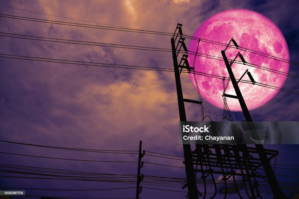 Pilar De Línea Eléctrica De Alimentación Luna Llena Rosada Silueta ... Pilar De Línea Eléctrica De Alimentación Luna Llena Rosada Silueta ...