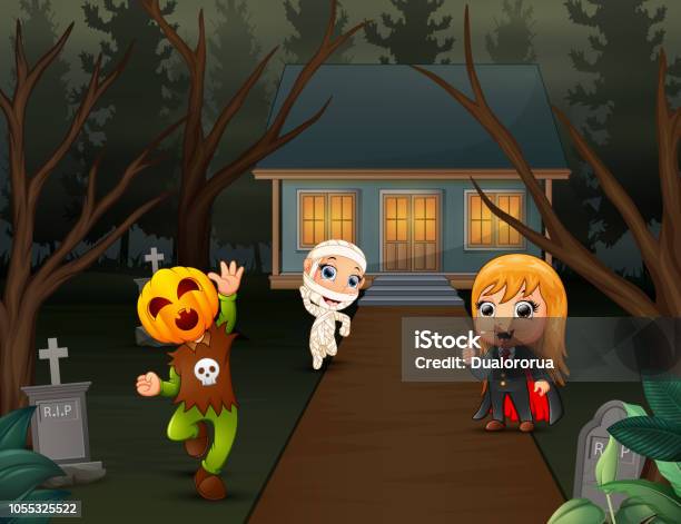Ilustración De Niños Felices Con Disfraces De Halloween En La Página De Inicio Y Más Vectores