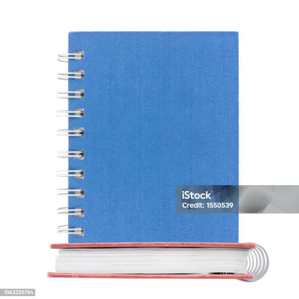 Notebook Dengan Pengikat Spiral Terisolasi Pada Latar Belakang Putih