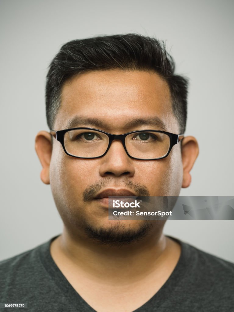 Pria Dewasa Malaysia Nyata Dengan Ekspresi Kosong Foto Stok - Unduh ... Pria Dewasa Malaysia Nyata Dengan Ekspresi Kosong Foto Stok - Unduh ...