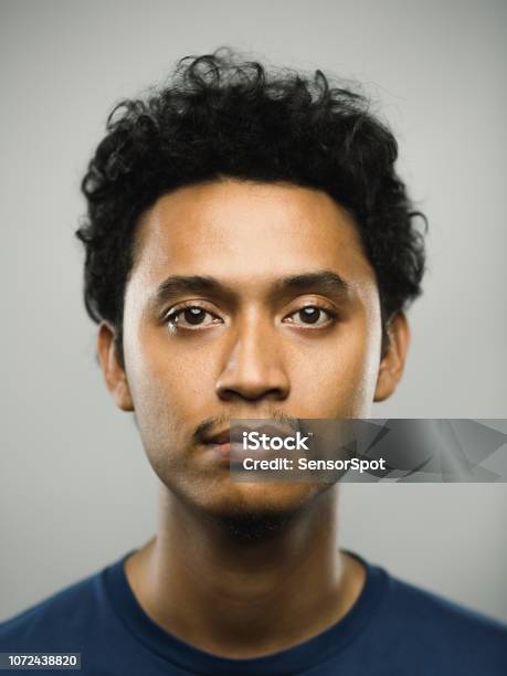 Pria Pakistan Nyata Dengan Ekspresi Kosong Foto Stok - Unduh Gambar ... Pria Pakistan Nyata Dengan Ekspresi Kosong Foto Stok - Unduh Gambar ...