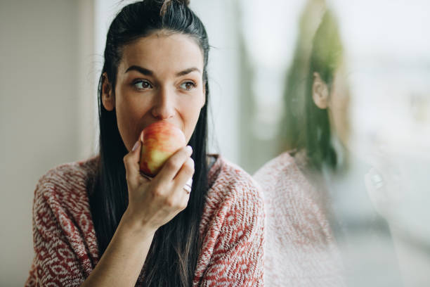 Eating Apple Pictures | Download Free Images on Unsplash