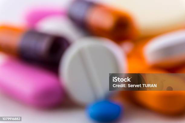 Pil Obat Buram Tablet Dan Kapsul Warna Yang Berbeda Pada Latar Belakang