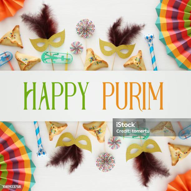 Konsep Perayaan Purim Di Atas Latar Belakang Kayu Putih Tampilan Atas ... Konsep Perayaan Purim Di Atas Latar Belakang Kayu Putih Tampilan Atas ...