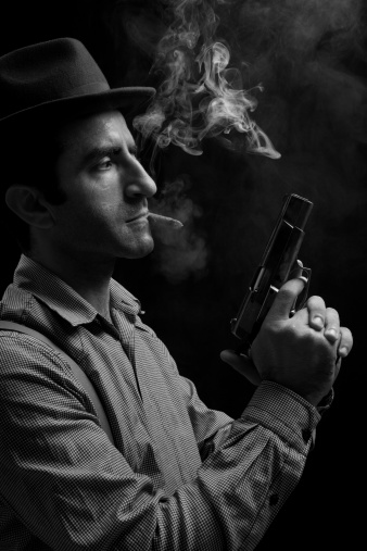 Potret Hitam Putih Anggota Geng Memegang Pistol Foto Stok - Unduh ... Potret Hitam Putih Anggota Geng Memegang Pistol Foto Stok - Unduh ...
