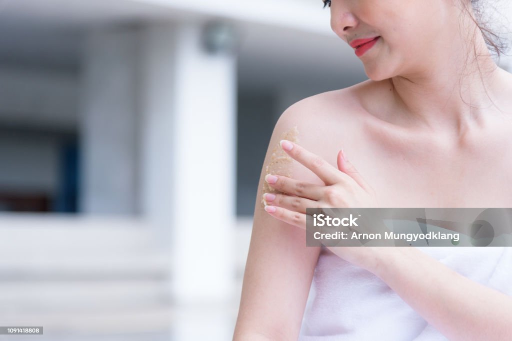 Potret Orangorang Asia Yang Cantik Memiliki Pijat Tangan Di Salon Spa