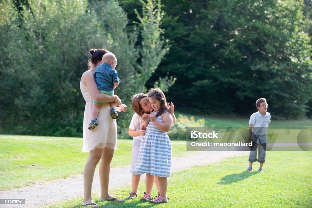 Dag I Livet Av Familjen Med Fyra Barn Som Två Är Downs Syndrom Och ... Dag I Livet Av Familjen Med Fyra Barn Som Två Är Downs Syndrom Och ...