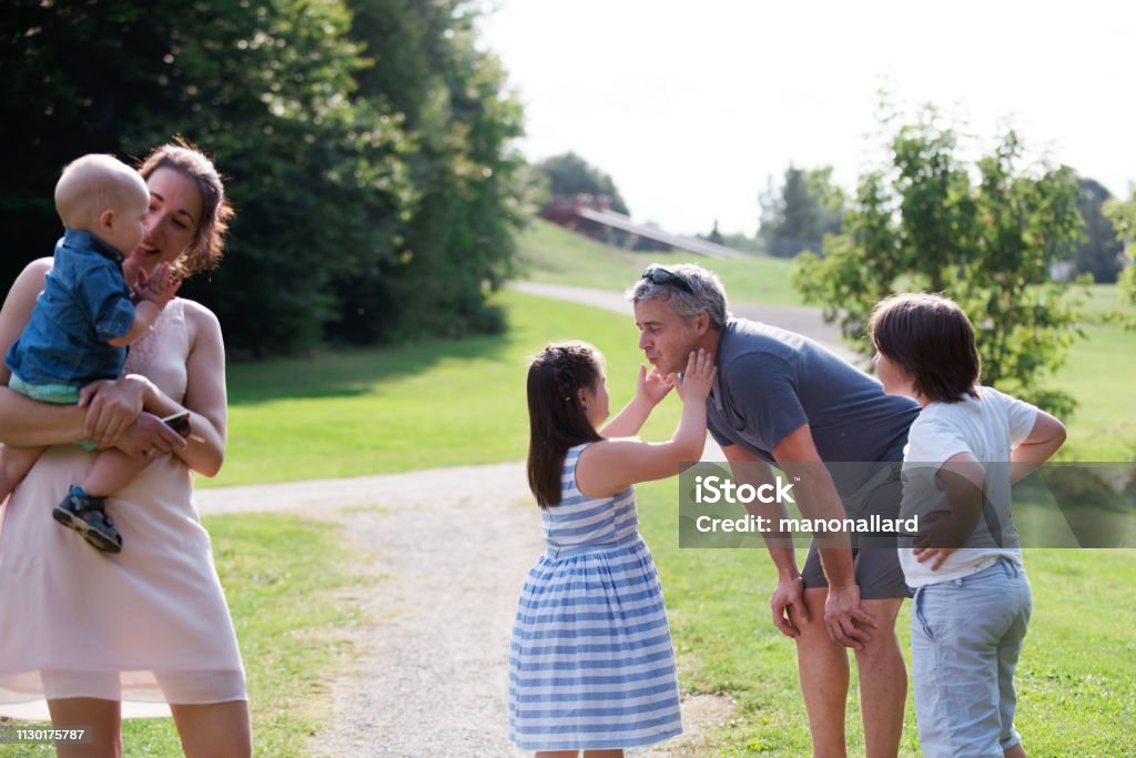 Dag I Livet Av Familjen Med Fyra Barn Som Två Är Downs Syndrom Och ... Dag I Livet Av Familjen Med Fyra Barn Som Två Är Downs Syndrom Och ...