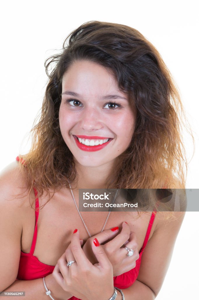 白い背景に孤立した美しい魅力的な女の子 1人のストックフォトや画像を多数ご用意 1人 ファッション フランス Istock