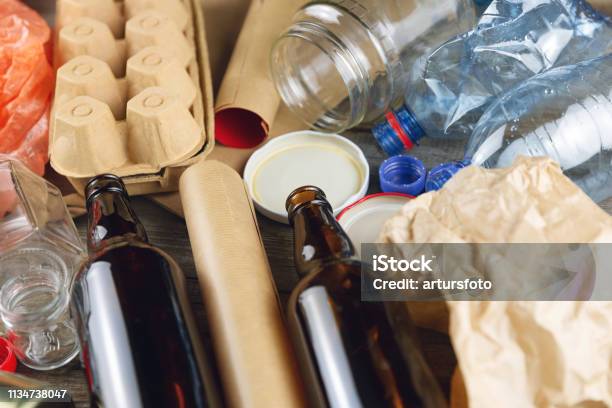 Sampah Plastik Kaca Logam Dan Kertas Untuk Penggunaan Kembali Konsep