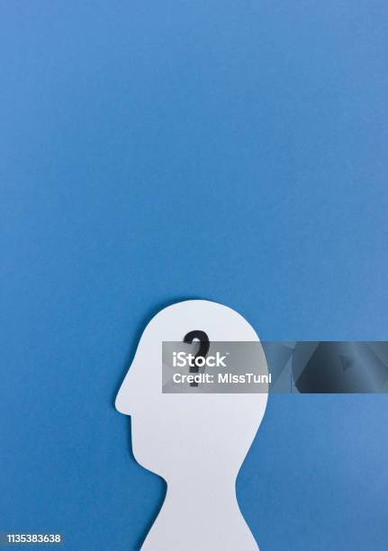 Photo Libre De Droit De Homme Avec Le Point Dinterrogation Dans La Tête