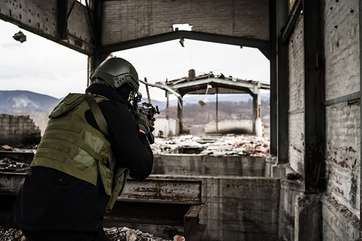 Photo Libre De Droit De Le Soldat De Swat De Forces Spéciales Jeunes