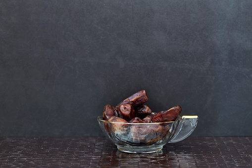 Buah Kurma Kering Atau Kurma Makanan Ramadan Foto Stok - Unduh Gambar ... Buah Kurma Kering Atau Kurma Makanan Ramadan Foto Stok - Unduh Gambar ...
