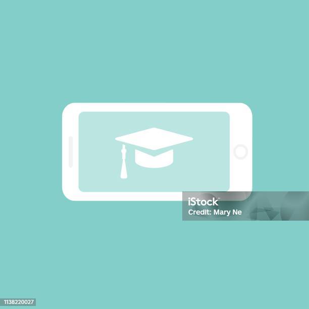 Monitor Smartphone Biru Dengan Topi Kelulusan Atau Papan Mortir