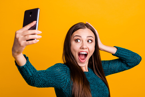 Close Up Photo Beautiful Funky Her She Lady Hold Arm Hand Telephone