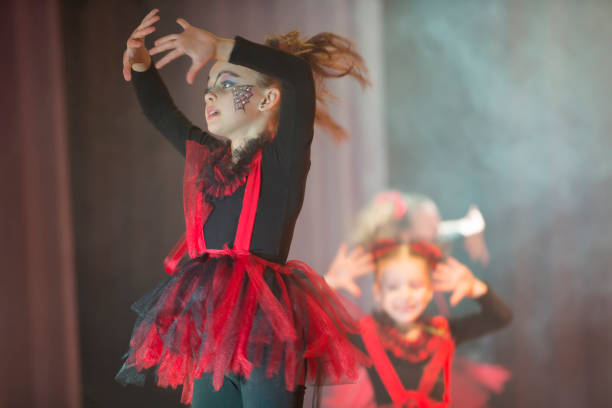 Free picture: dancing, smiling, pretty girl, child, theatre, costume ...