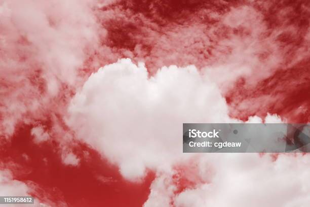 Hati Berbentuk Awan Di Langit Valentine Latar Belakang Warna Merah Tema ... Hati Berbentuk Awan Di Langit Valentine Latar Belakang Warna Merah Tema ...