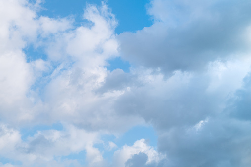 Langit Biru Yang Indah Dengan Latar Belakang Awan Awan Langit Foto Stok