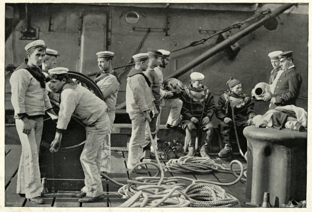 Antique diving apparatus – free photo on Barnimages