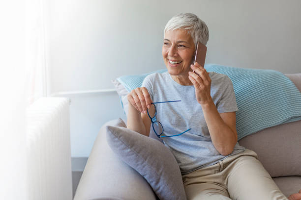 Old Woman Phone Pictures | Download Free Images on Unsplash