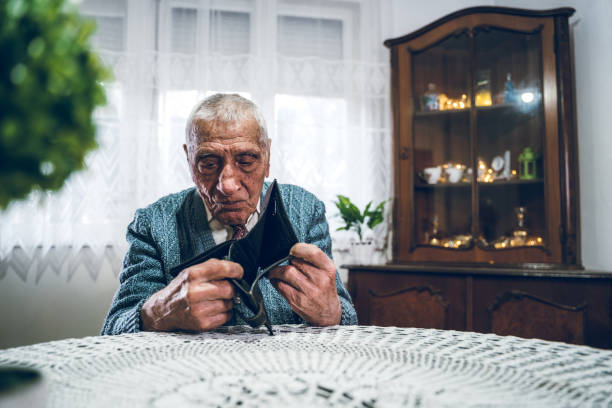30k+ Poor Old Man Pictures | Download Free Images on Unsplash