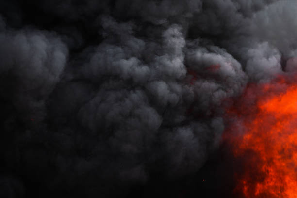 154 200 Humo Rojo Fotografías De Stock Fotos E Imágenes Libres De