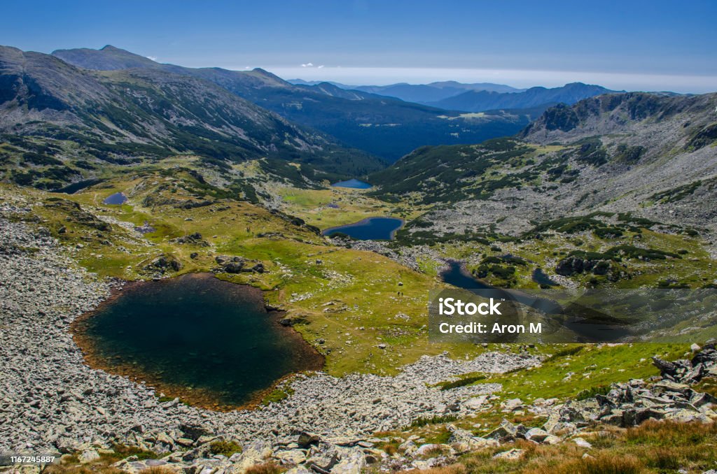 Lanskap Gunung Dan Danau Glasial Di Taman Nasional Retezat Pegunungan ... Lanskap Gunung Dan Danau Glasial Di Taman Nasional Retezat Pegunungan ...