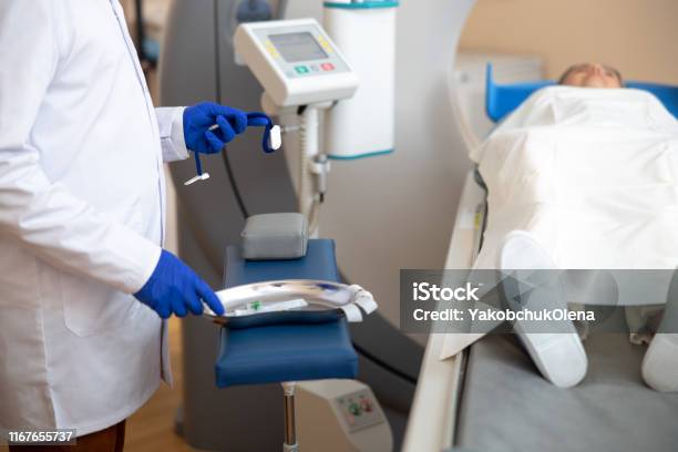 Doctor Preparing Venflon Catheter During Ct Scan Test Stock Photo ... Doctor Preparing Venflon Catheter During Ct Scan Test Stock Photo ...