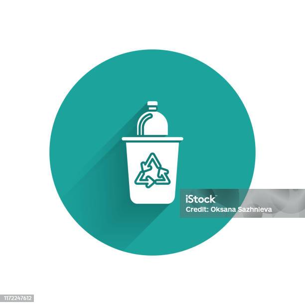 Bac De Recyclage Blanc Avec Licône De Symbole De Recyclage Disolement