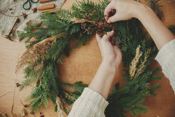 Wreath Making Pictures | Download Free Images on Unsplash
