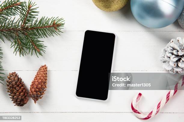 Mock Up Layar Kosong Kosong Smartphone Pada Latar Belakang Putih Foto