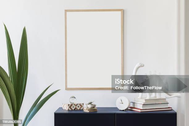 Ruang Tamu Skandinavia Yang Bergaya Dengan Bingkai Poster Mock Up