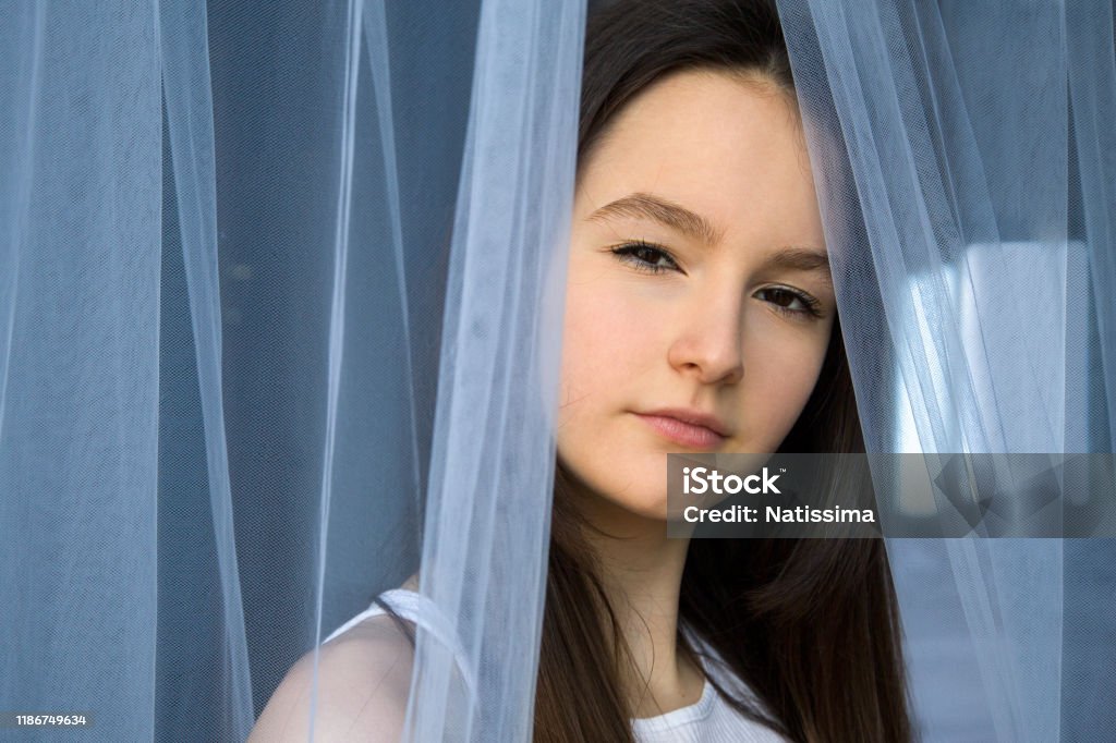 Potret Gadis Remaja Cantik Di Kamera Foto Stok - Unduh Gambar Sekarang ... Potret Gadis Remaja Cantik Di Kamera Foto Stok - Unduh Gambar Sekarang ...