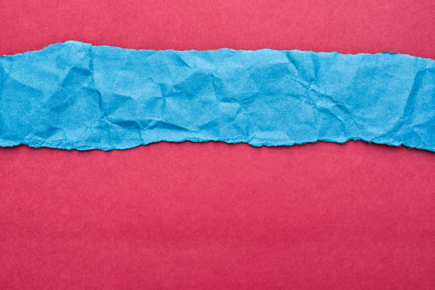 370 Papel Rasgado Azul Y Espacio Con Fondo De Papel De Color Rojo