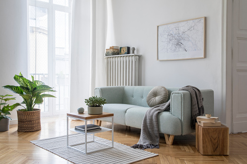 Ruang Tamu Skandinavia Yang Bergaya Dengan Sofa Mint Desain Furnitur