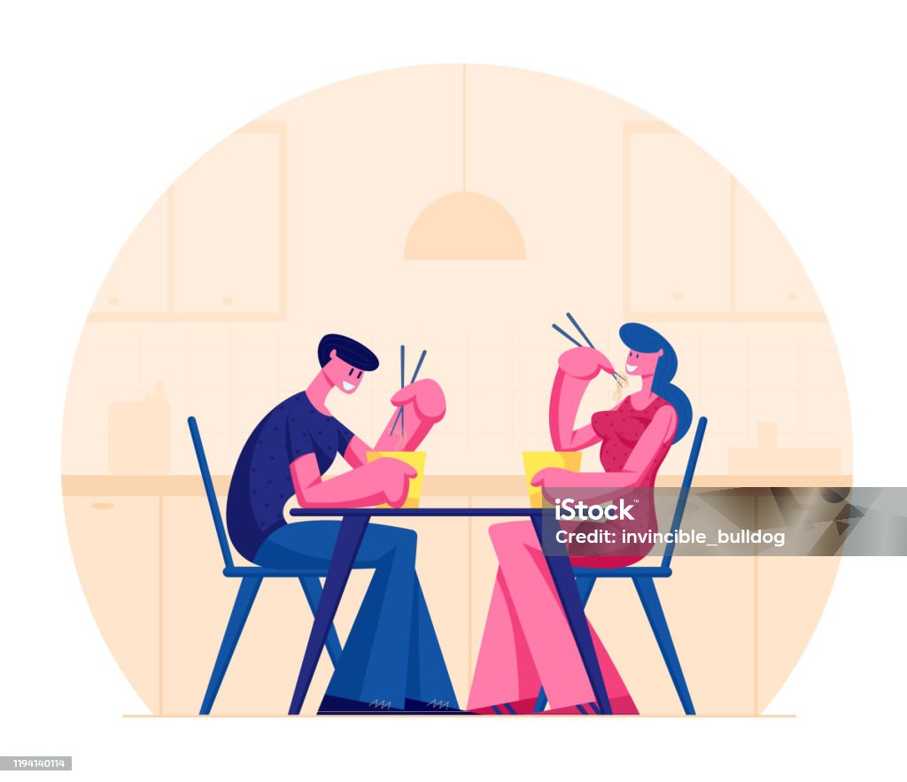 Pasangan Muda Bahagia Makan Makanan Asia Di Kotak Memegang Tongkat ... Pasangan Muda Bahagia Makan Makanan Asia Di Kotak Memegang Tongkat ...
