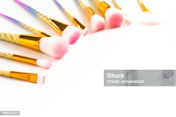 Kuas Makeup Bertema Unicorn Diatur Pada Latar Belakang Putih Foto Stok ... Kuas Makeup Bertema Unicorn Diatur Pada Latar Belakang Putih Foto Stok ...