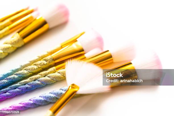 Kuas Makeup Bertema Unicorn Diatur Pada Latar Belakang Putih Foto Stok ... Kuas Makeup Bertema Unicorn Diatur Pada Latar Belakang Putih Foto Stok ...