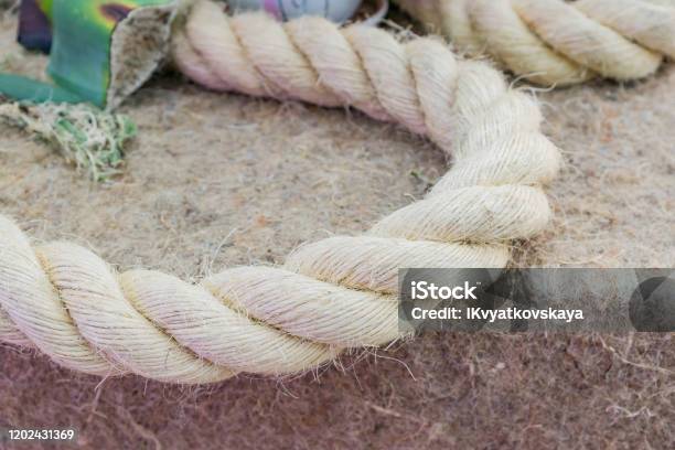 Tampilan Close Up Tali Bengkok Yang Terbuat Dari Sisal Foto Stok ... Tampilan Close Up Tali Bengkok Yang Terbuat Dari Sisal Foto Stok ...