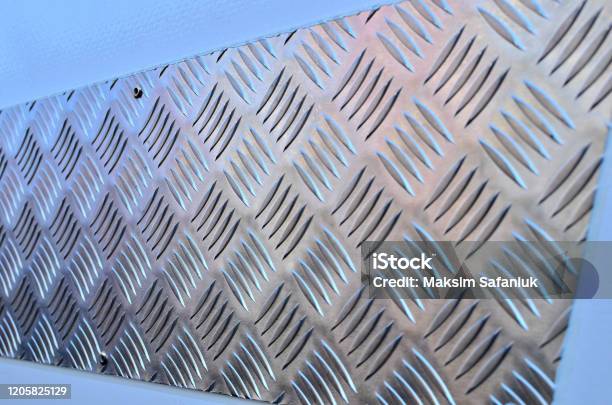 Lantai Logam Dengan Permukaan Bergelombang Dari Dekat Lembar Aluminium
