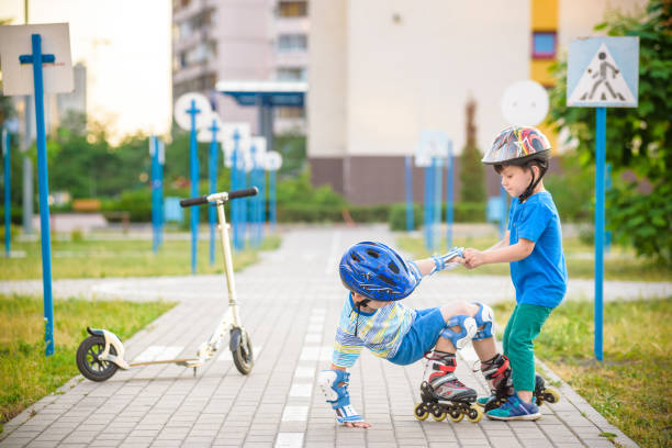 Children Helping Pictures | Download Free Images on Unsplash