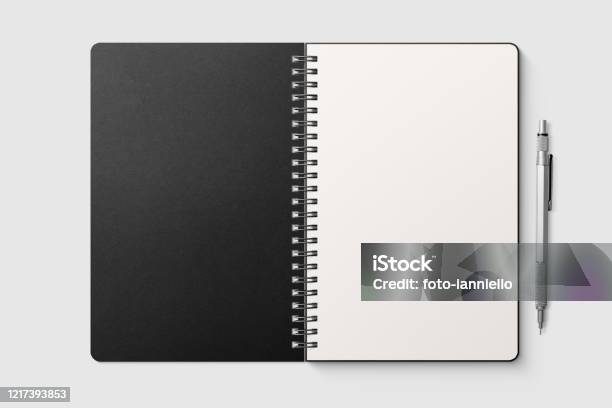 Foto Nyata Template Mockup Notepad Terikat Spiral Dengan Penutup Kertas ... Foto Nyata Template Mockup Notepad Terikat Spiral Dengan Penutup Kertas ...