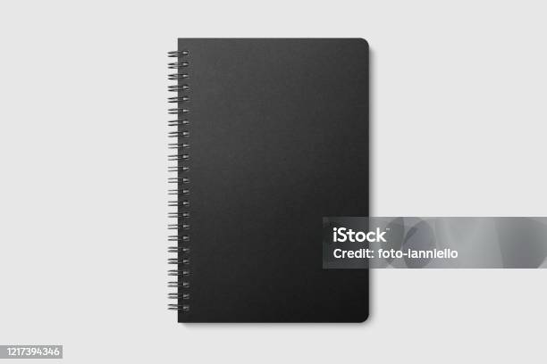 Foto Nyata Template Mockup Notepad Terikat Spiral Dengan Penutup Kertas ... Foto Nyata Template Mockup Notepad Terikat Spiral Dengan Penutup Kertas ...