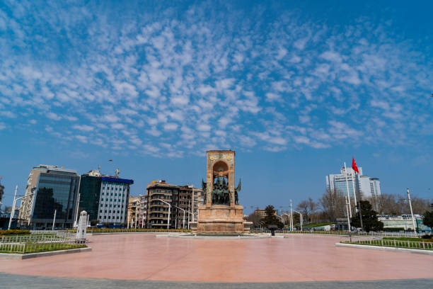 Taksim Square Pictures | Download Free Images on Unsplash